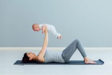 Pancia dopo il parto: come eliminarla con esercizi e dieta