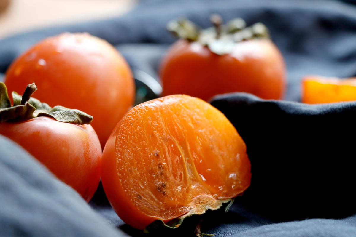 Cachi: proprietà, indicazioni e ricette con questi frutti autunnali