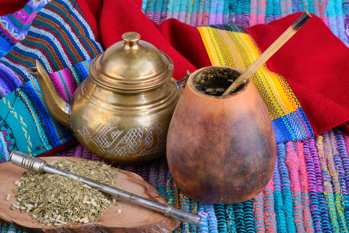 Yerba mate proprietà, benefici e controindicazioni di questa bevanda