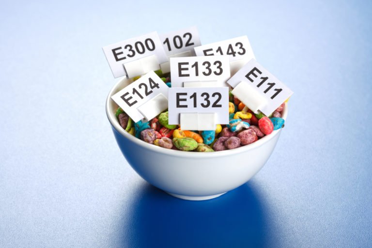Additivi alimentari: cosa sono e quali rischi per la salute