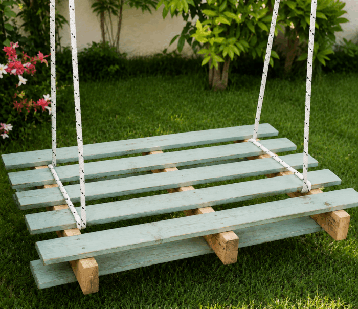 Dondolo con pallet fai da te: idea di riciclo creativo per il giardino